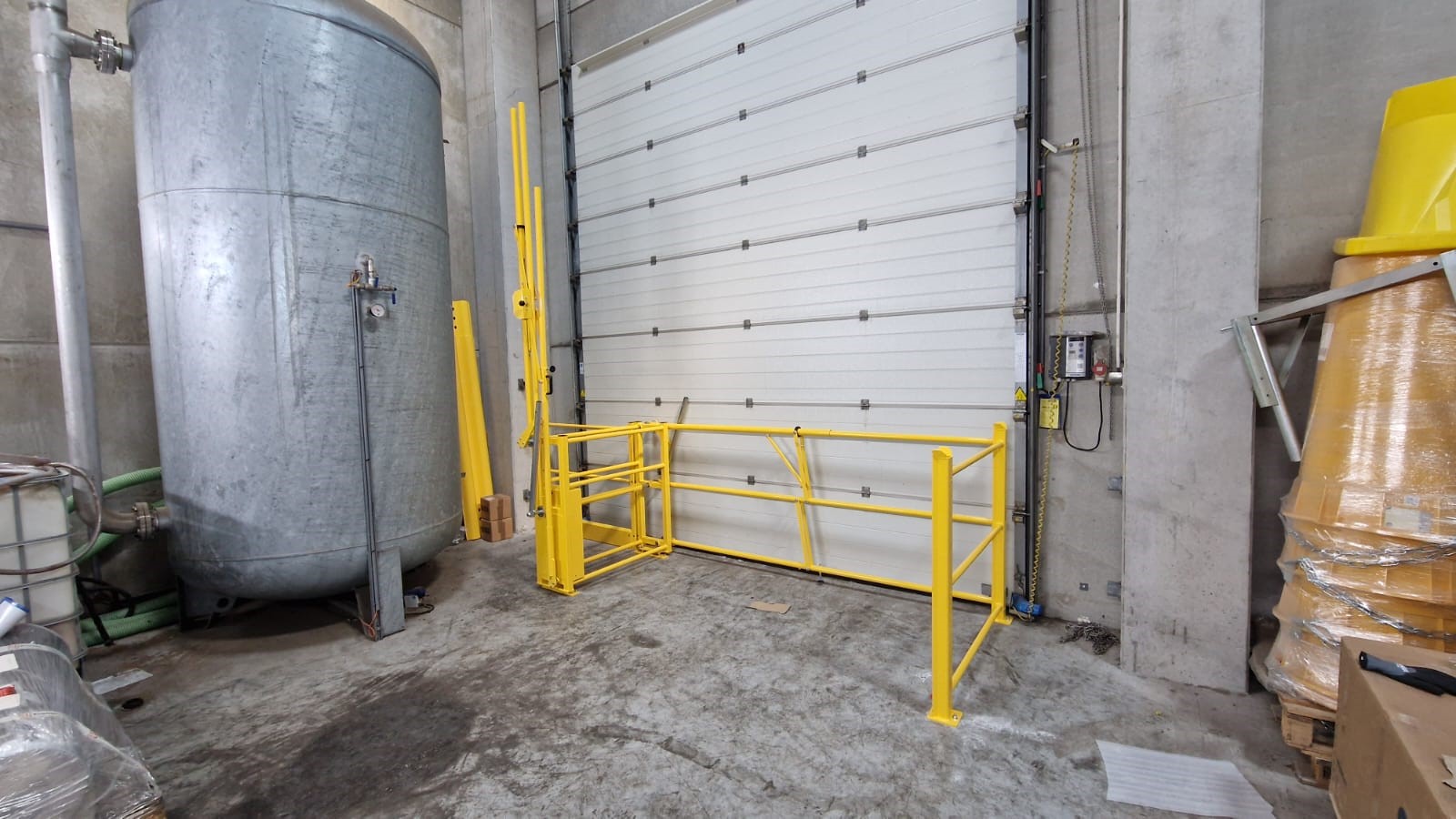 Installation of Variogate 180 custom-made pallet gate with barrier ...